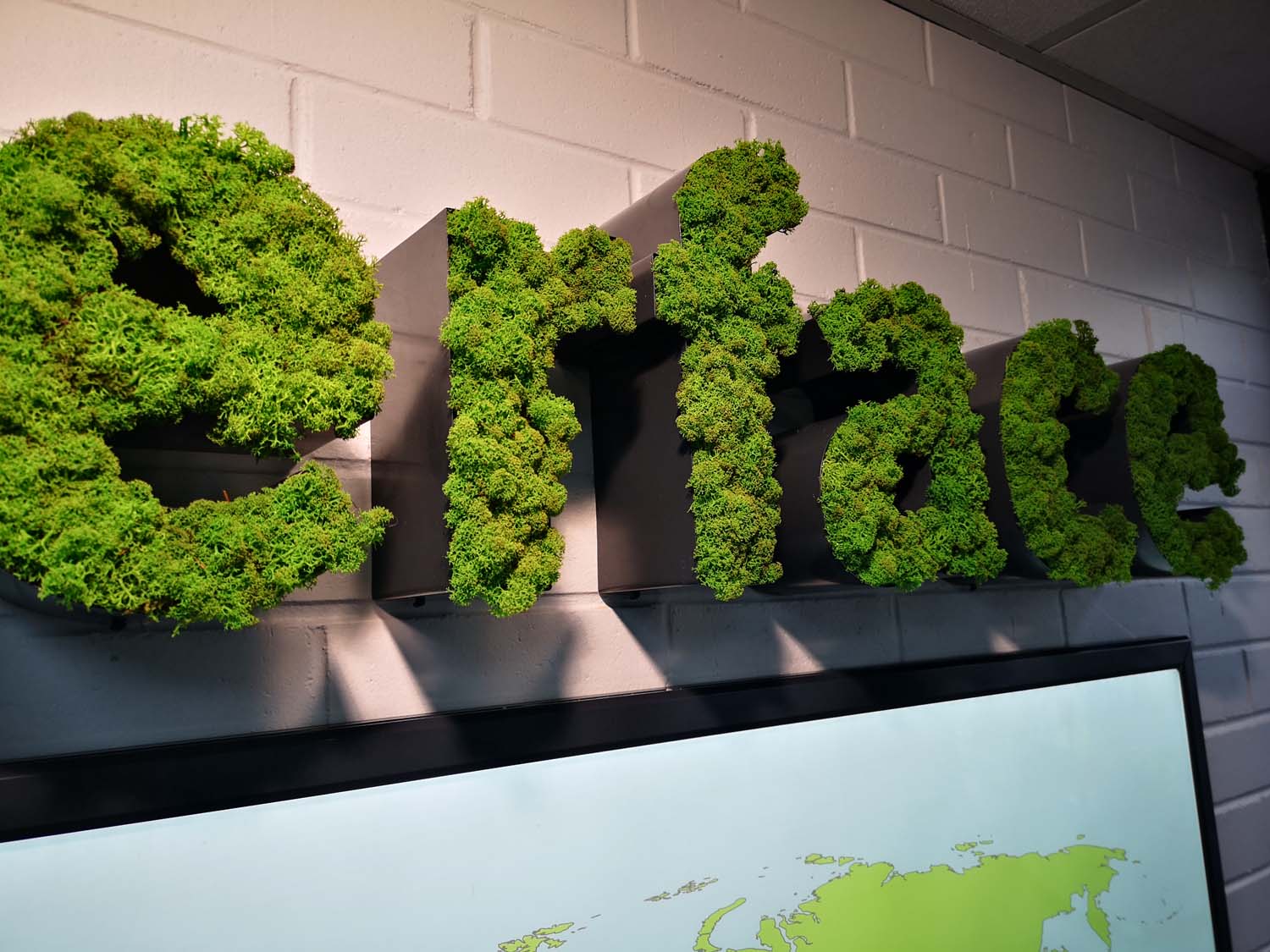 Living Signs! - LE Graphics